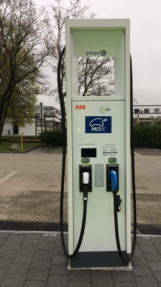 Besuch im Micro Flagship Store Zurich - Microlino - elektroauto.community ⚡